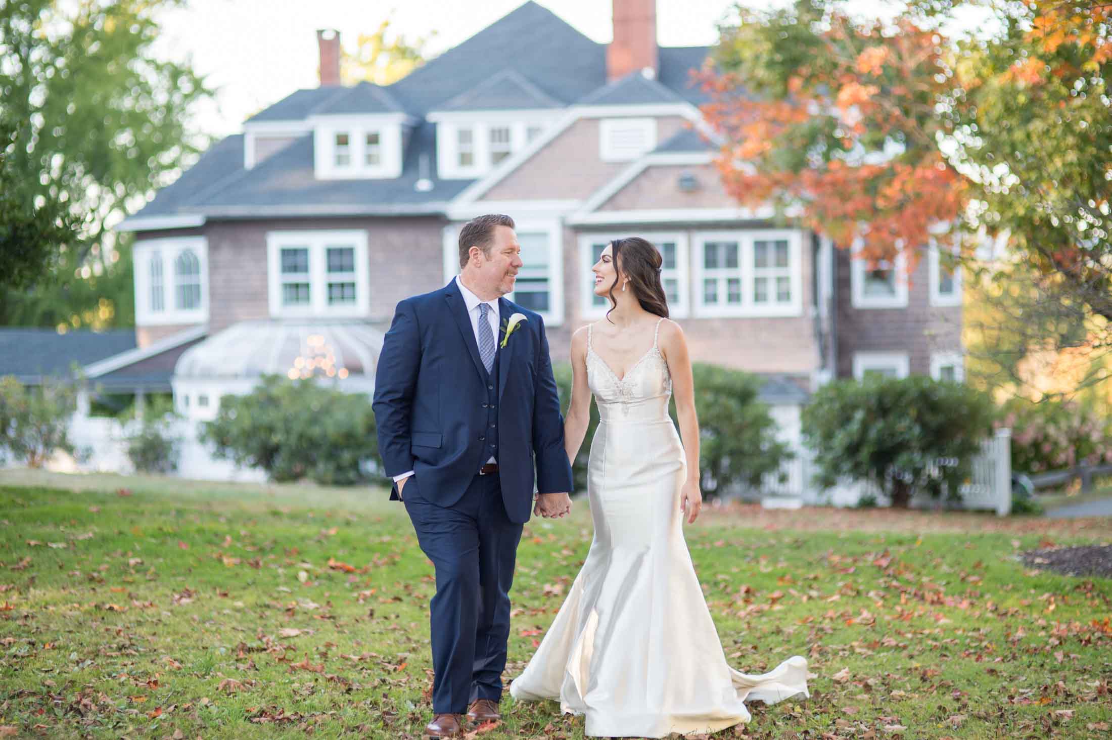 Ed & Sarah: A Vineyard Style Wedding - Tarrywile Mansion